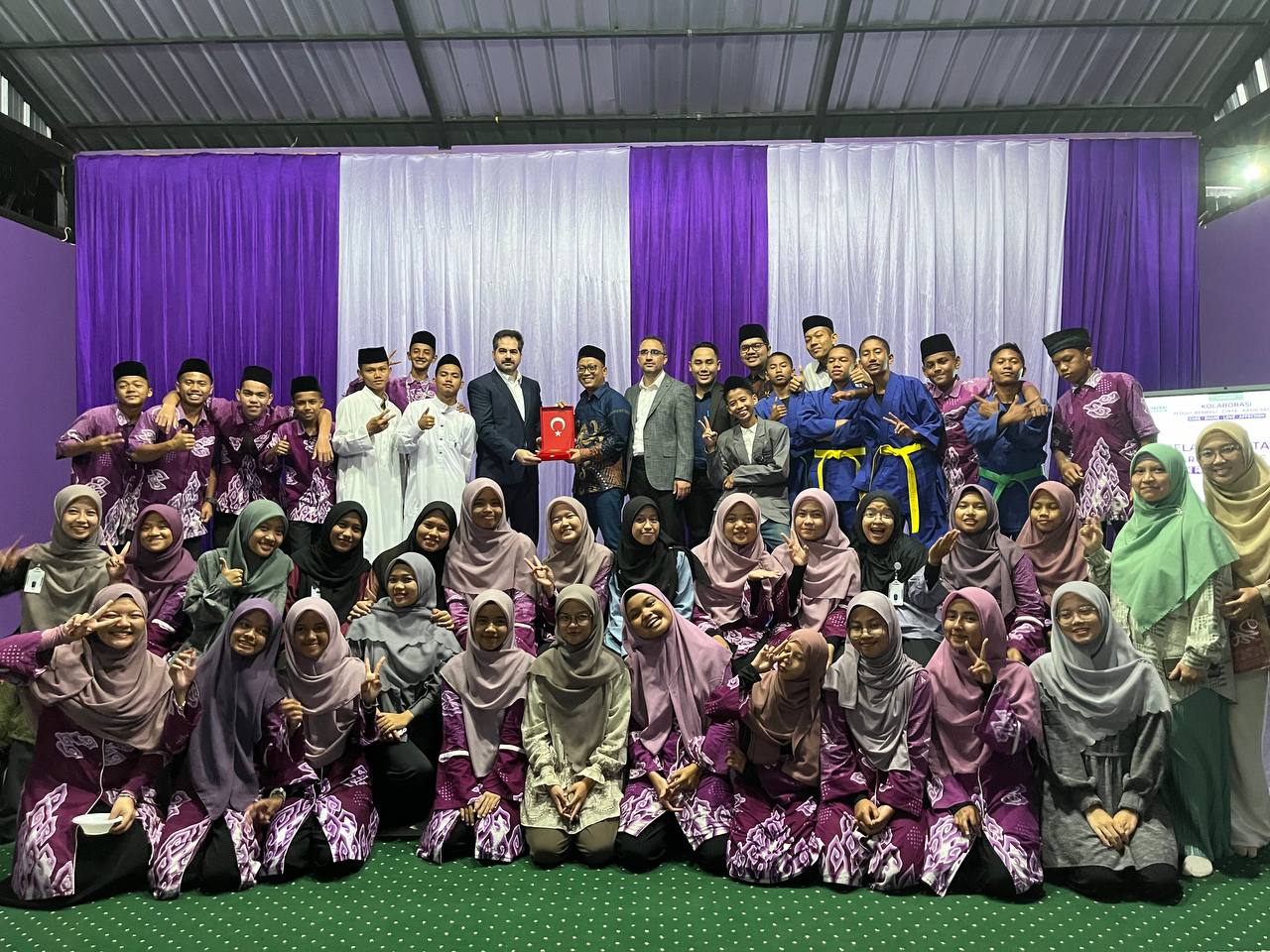 Kunjungan Bersejarah Hayrat Yardim Ke RQV Indonesia